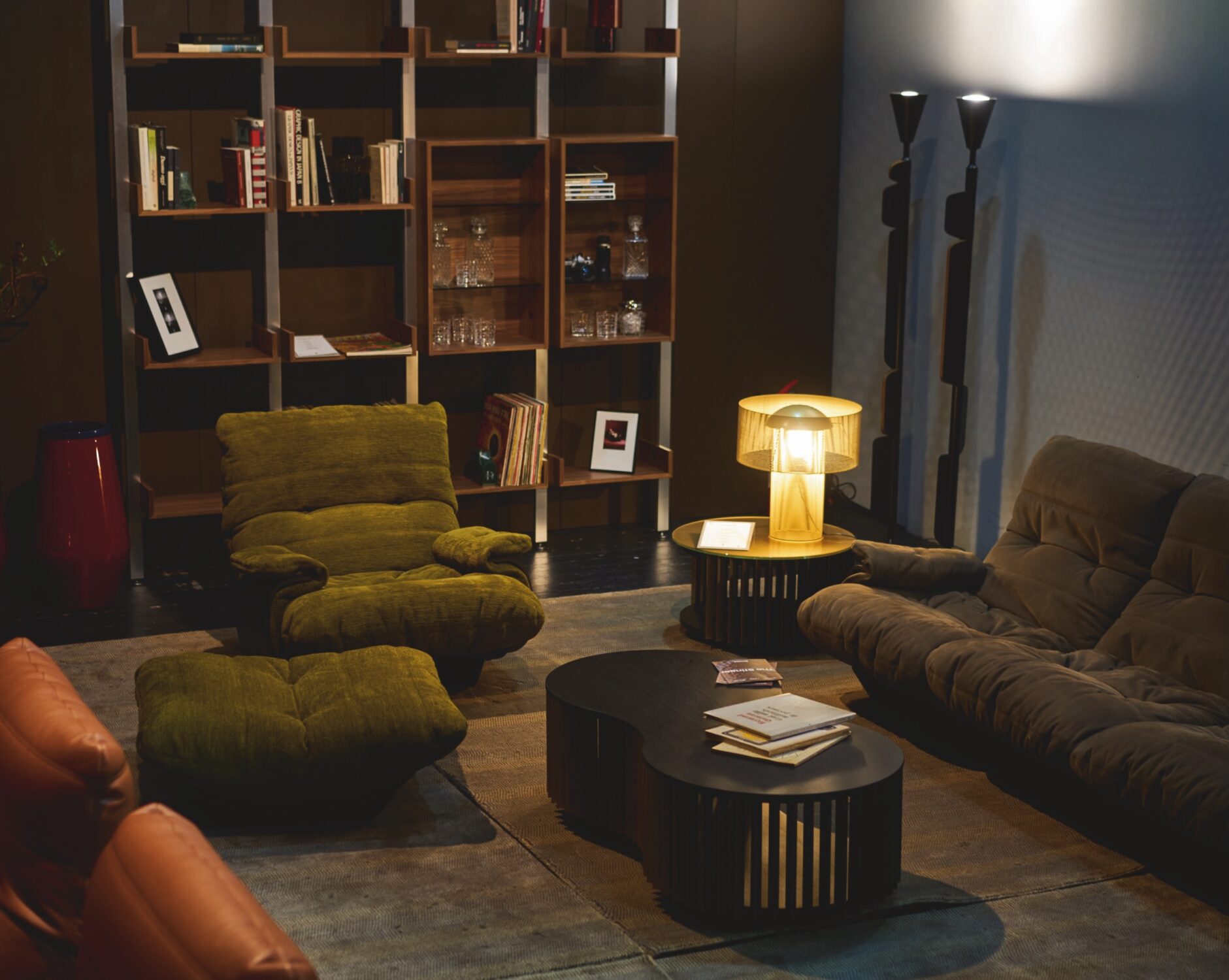 Ligne Roset dessine une collection 2026 aux lignes enveloppantes – HOME ...